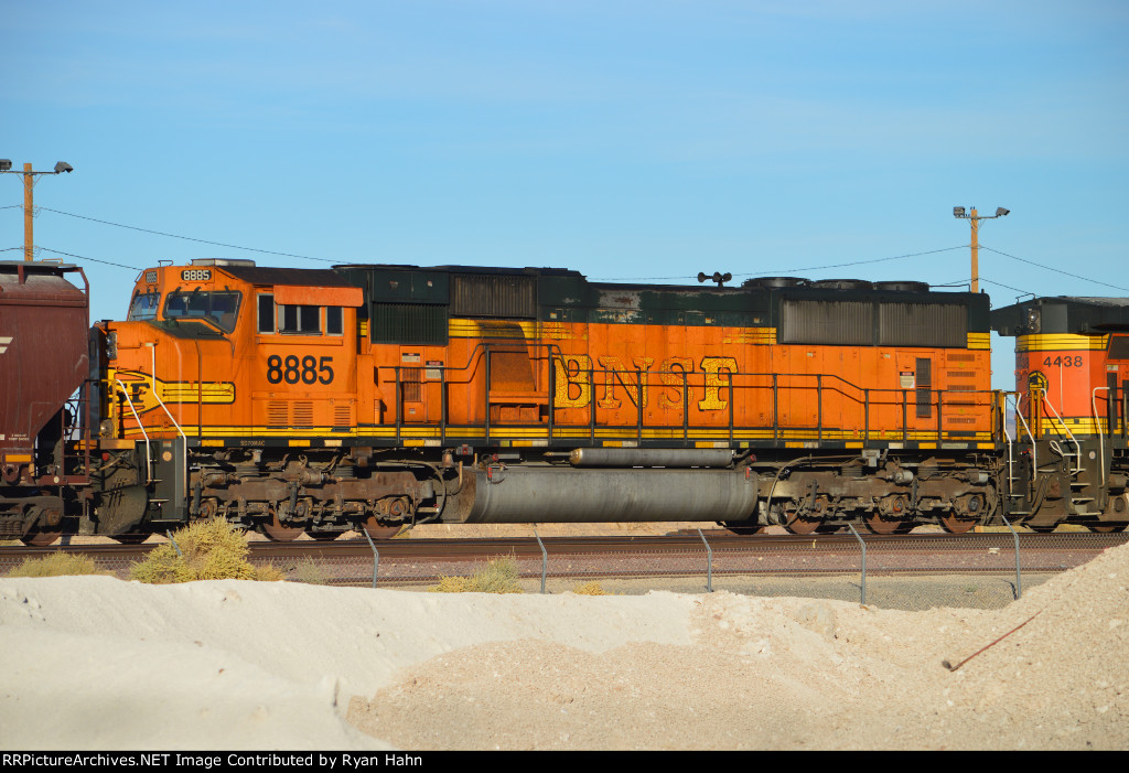 BNSF 8885 DPU